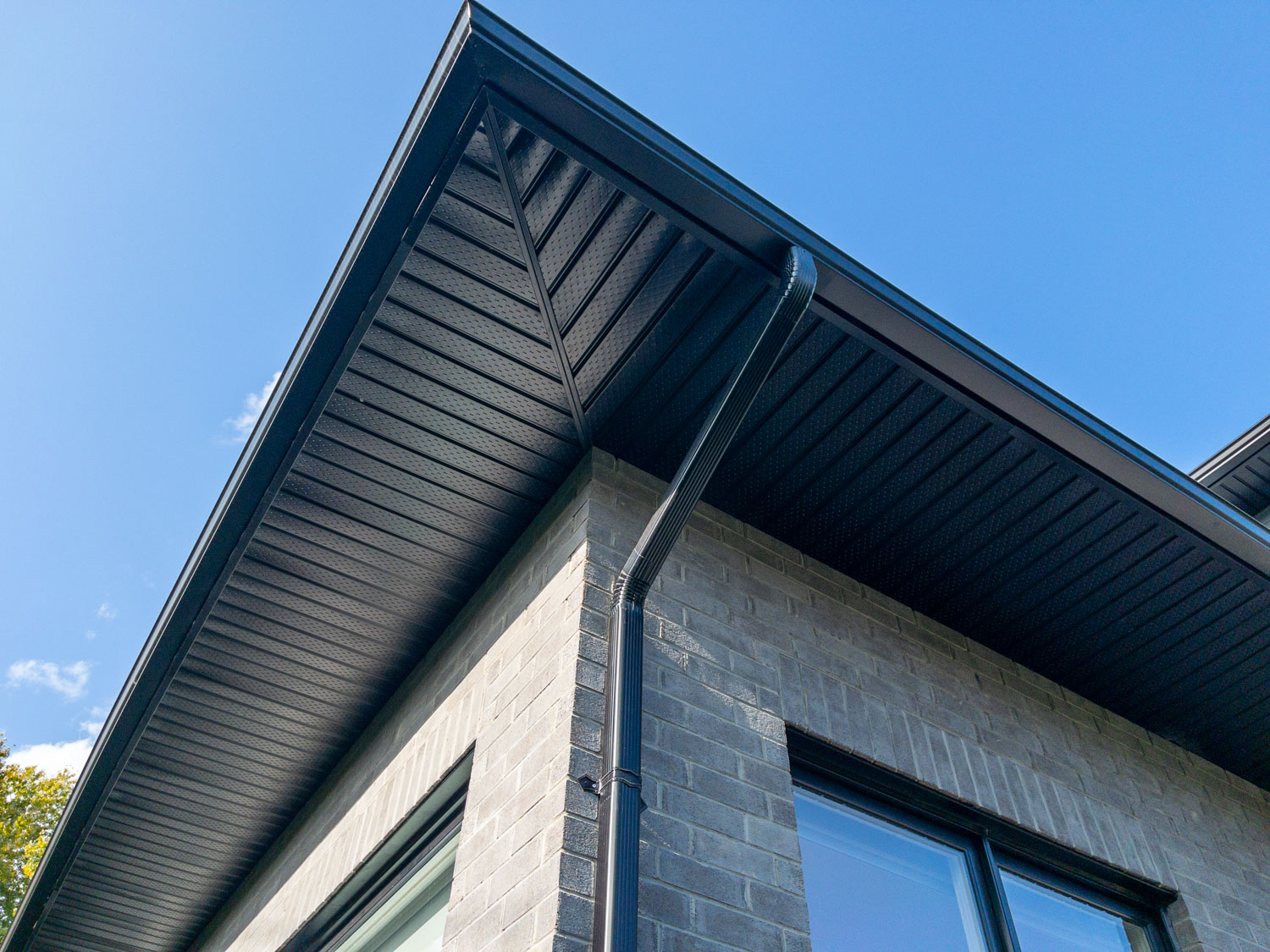 Roussel Eavestrough - Eavestrough, Siding, Copper Eavestrough