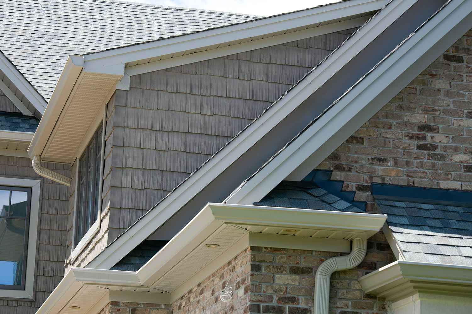 Roussel Eavestrough - Eavestrough, Siding, Copper Eavestrough